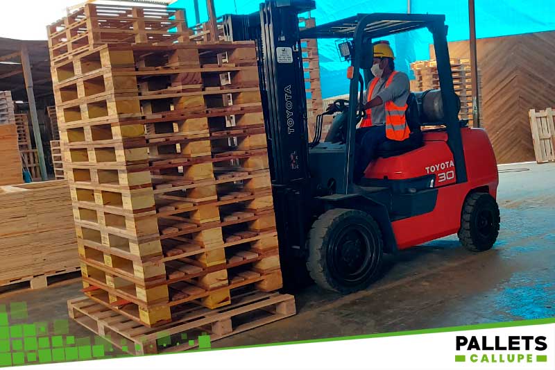 Transporte de pallets y embalajes | Plataformas y montacargas